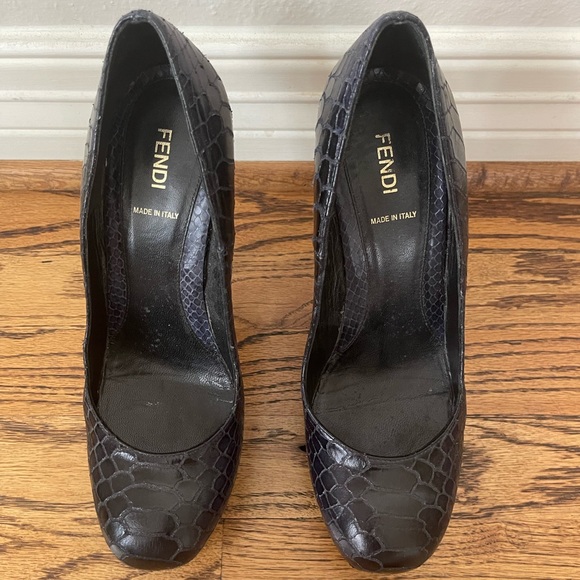 Fendi | Shoes | Fendi Snake Skin Print 5 Heels Like New Classic Style ...